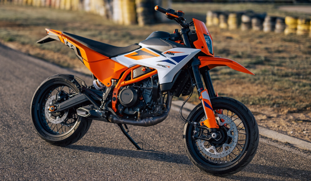 KTM 390 SMC R 2025: India’s First Sub-500cc Supermoto Arrives with a ...